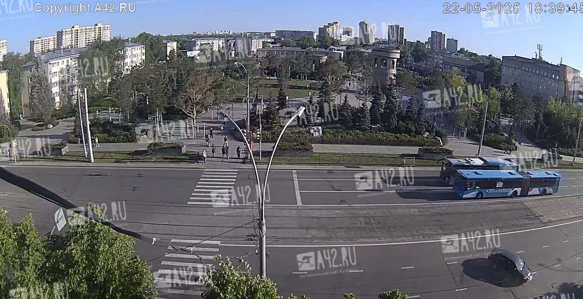 ДТП у Парка Ангелов в Кемерове попало на дорожную камеру A42.RU